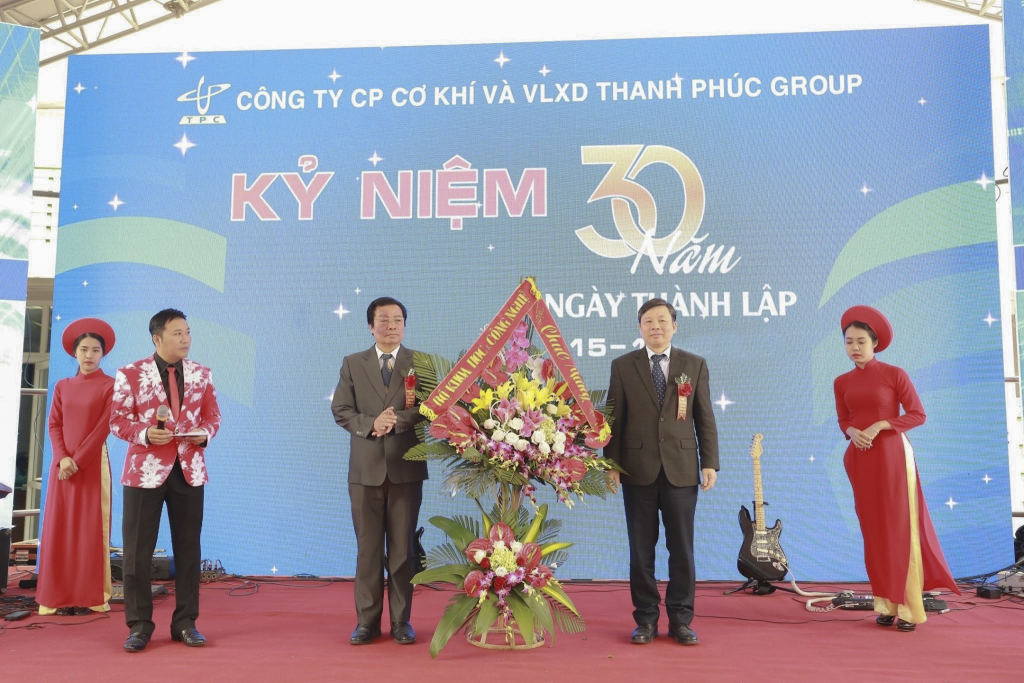 Tại sao doanh nghiệp nên hợp tác với Thanh Phúc để đầu tư dây chuyền sản xuất gạch terrazzo ...